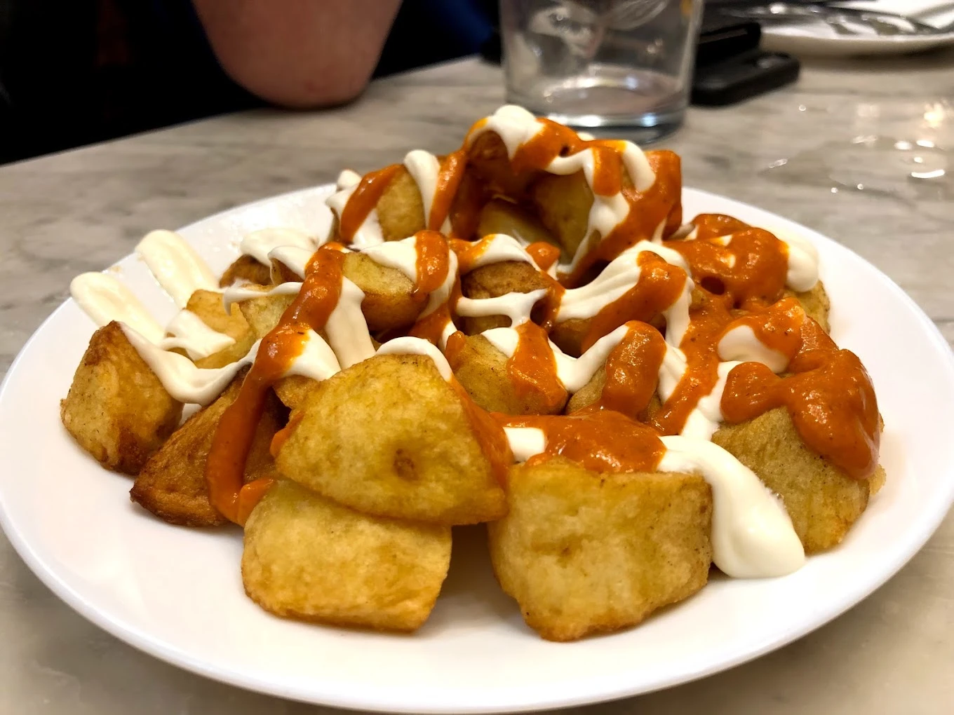 Los mejores 7 Patatas bravas de La barceloneta Barcelona