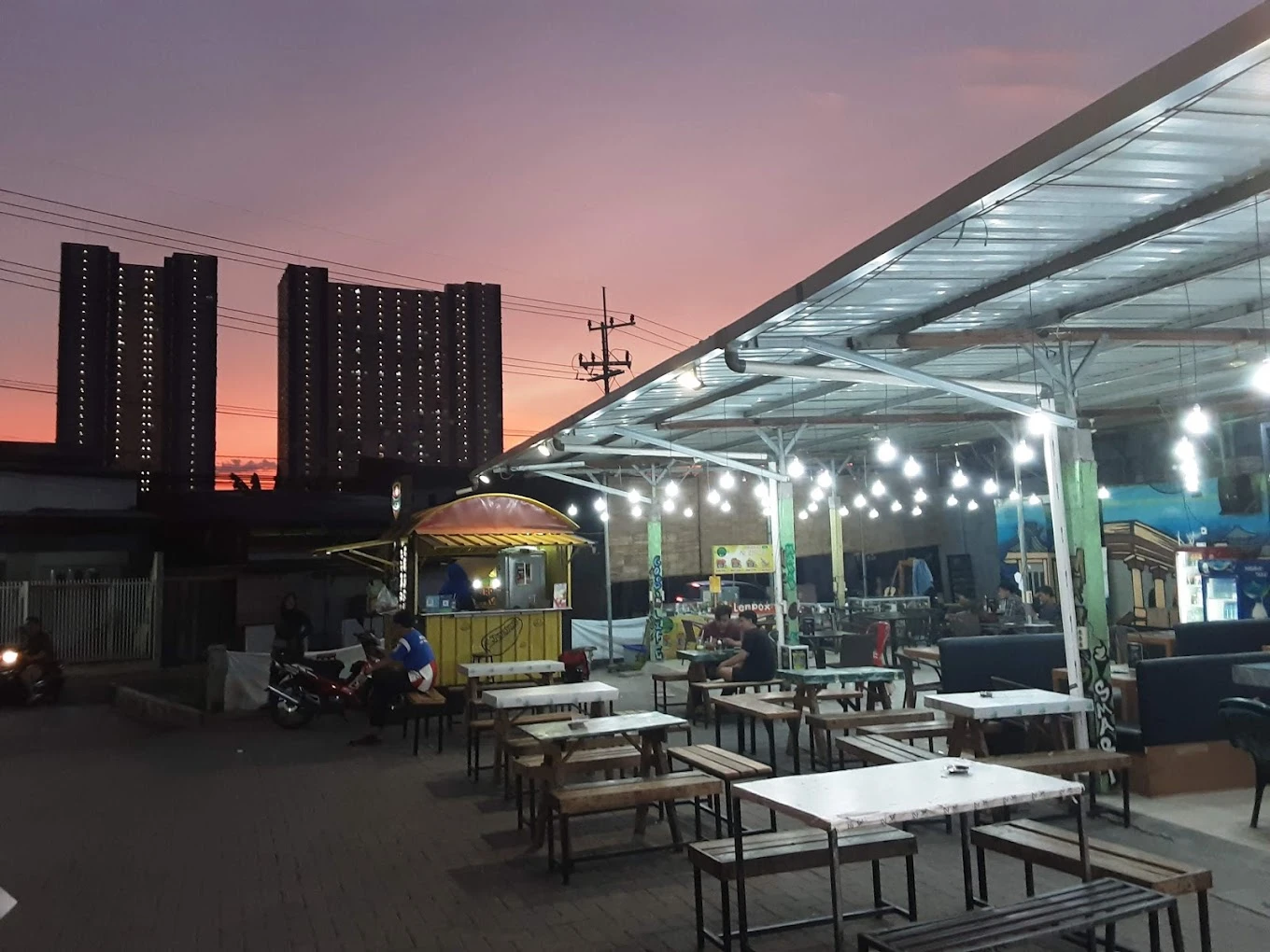 Daftar 9 kafe di Kalijudan Surabaya