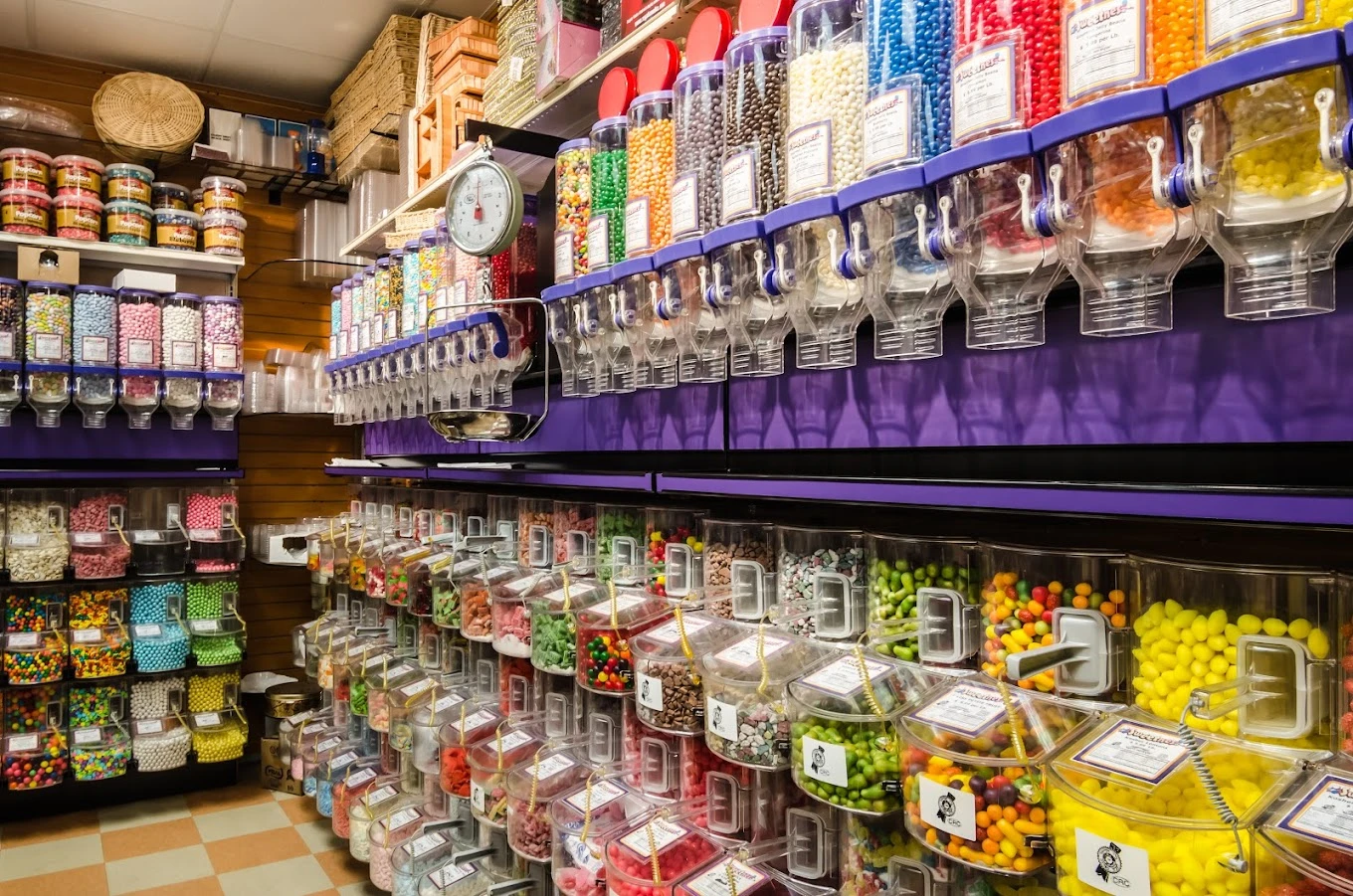 Top 10 candy stores in Borough Park NYC