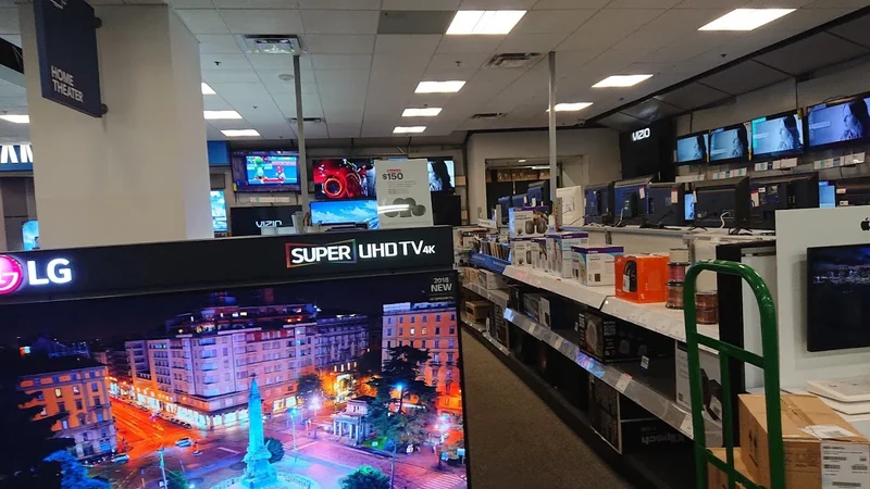 14 Best electronics stores in New York City