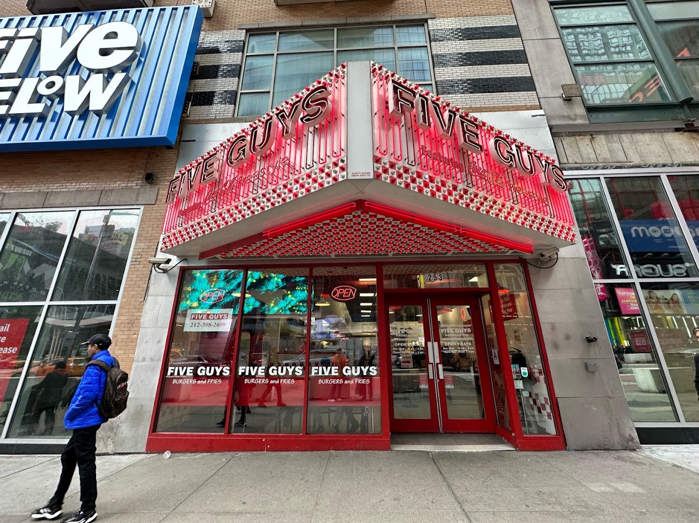 Top 12 fast food restaurants in Theater District NYC
