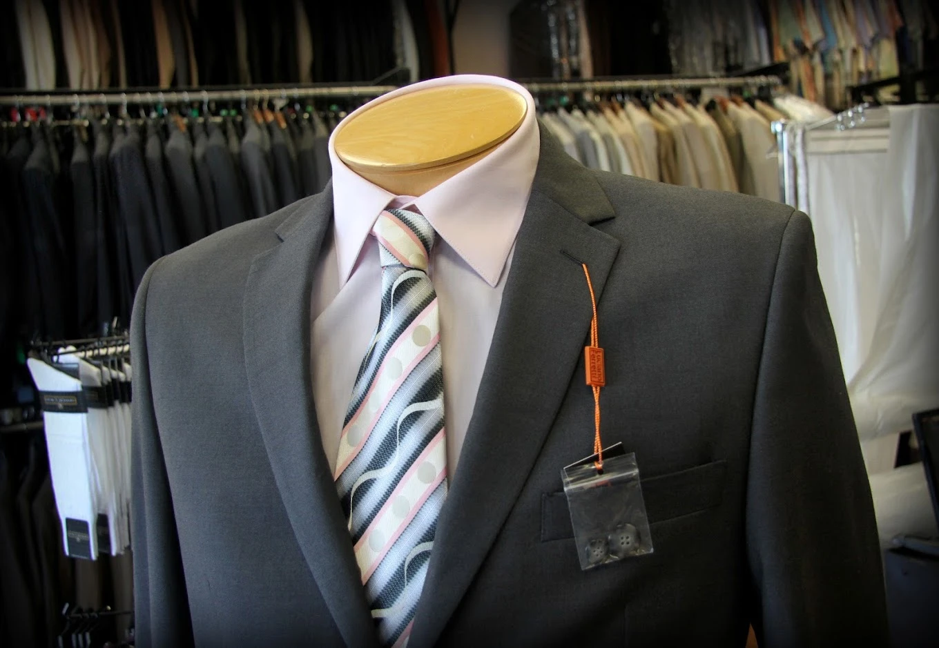 Best of 12 mens suits in Fresno