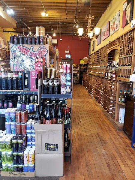 Top 22 liquor stores in Chicago