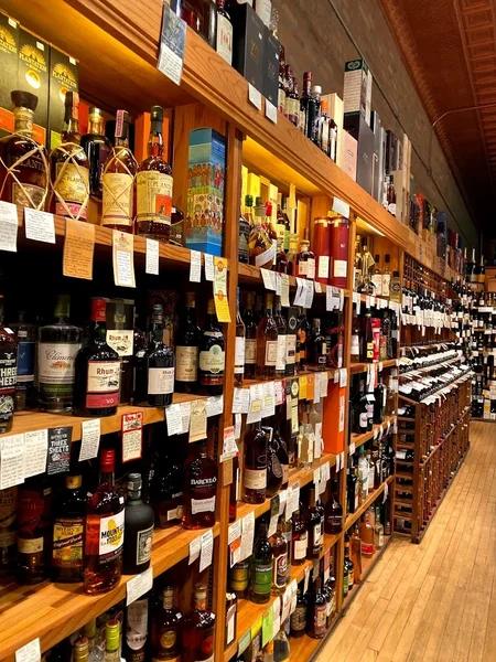 Top 22 liquor stores in Chicago