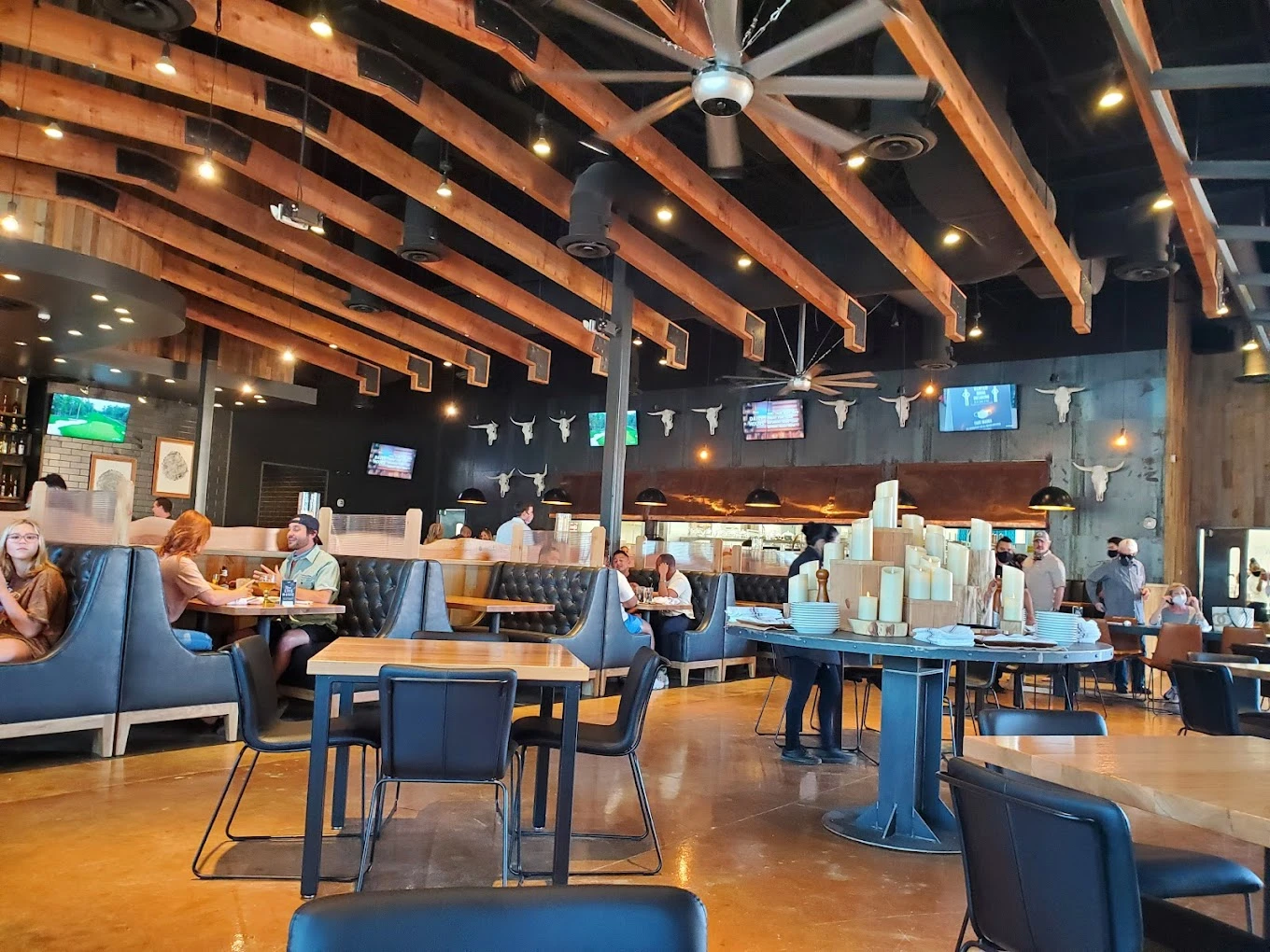 Top 24 restaurants for large groups in Houston