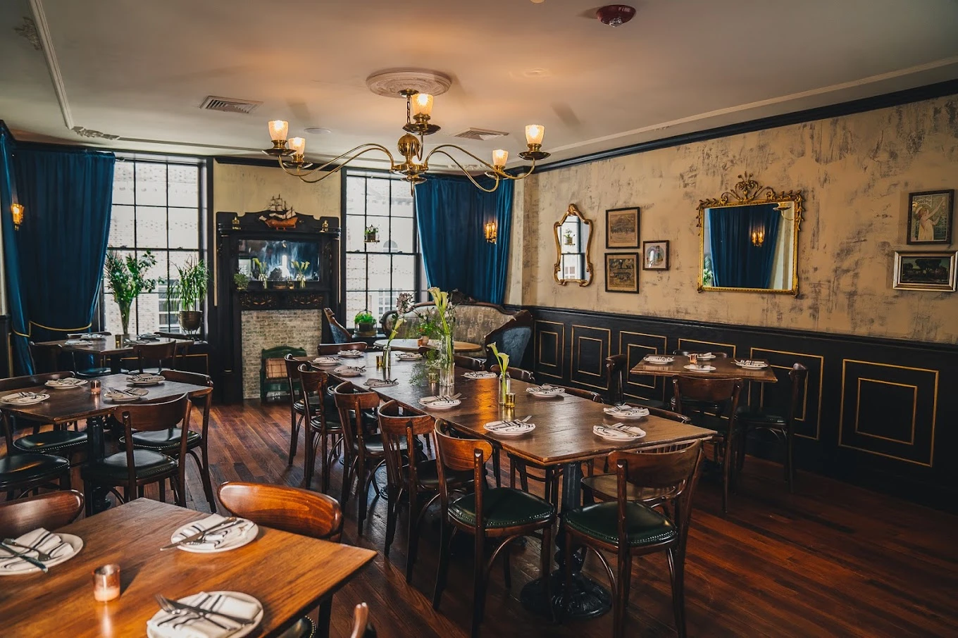 Top 11 romantic bars in Philadelphia