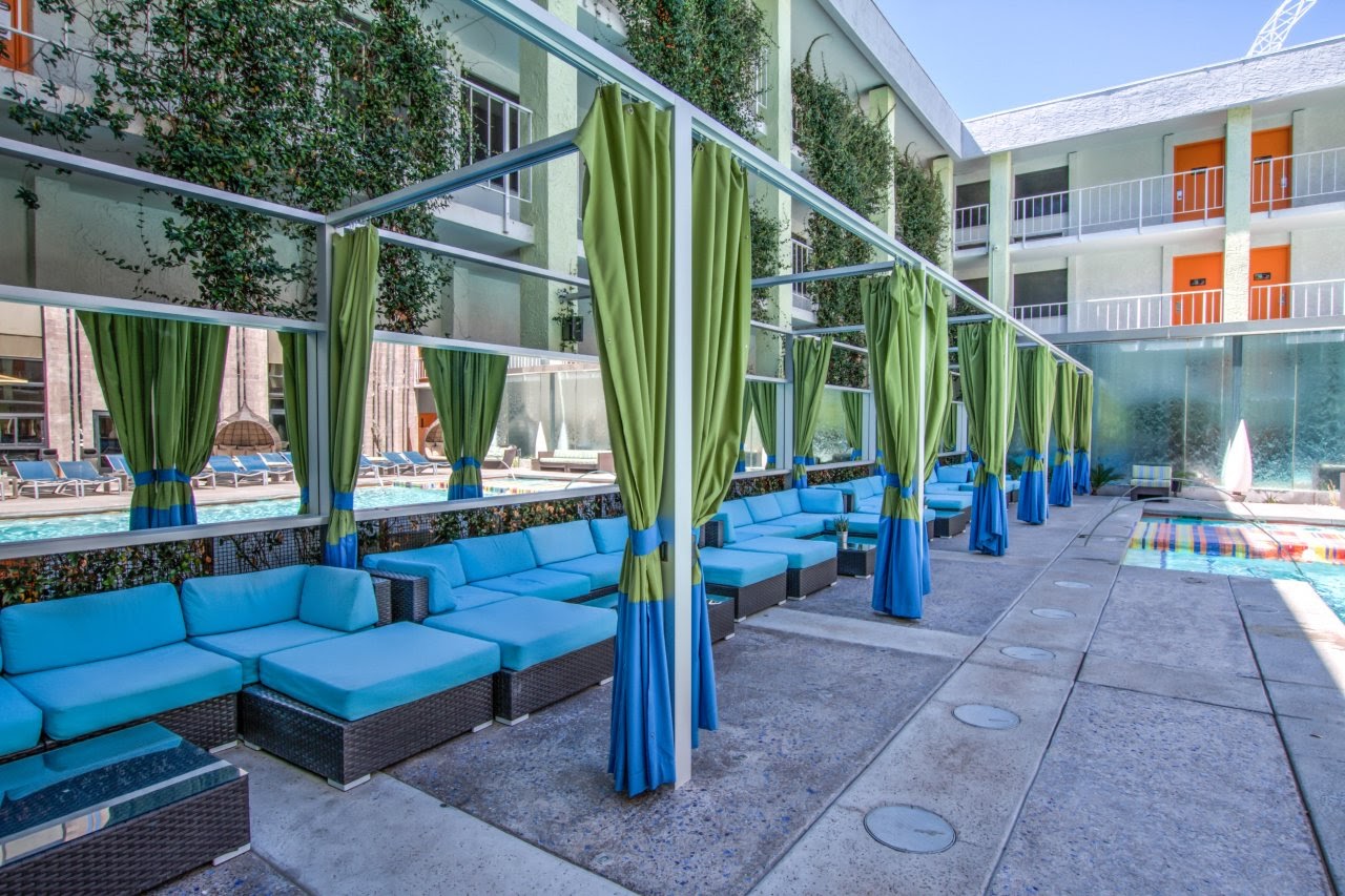 Top 13 Hotels with pools in Phoenix