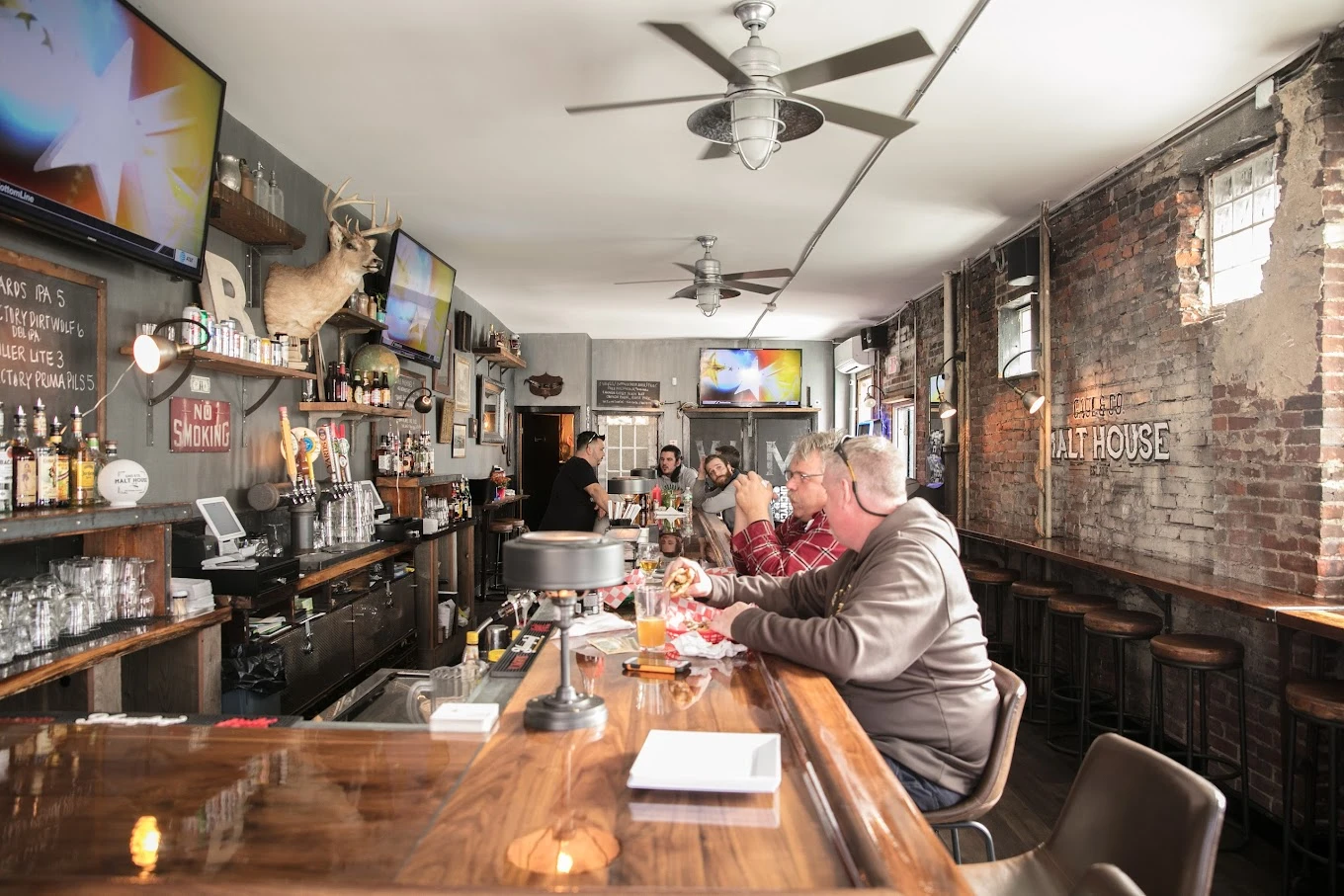 Top 5 themed bars in Port Richmond Philadelphia