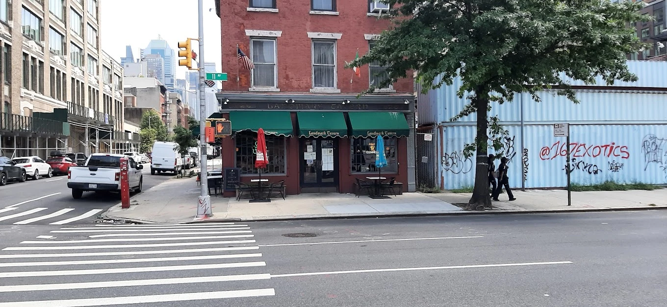 The Landmark Tavern - Reviews & Menu - New York City