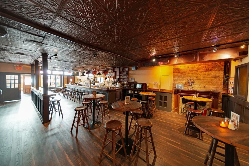 The Globe Bar - Reviews & Menu - New York City