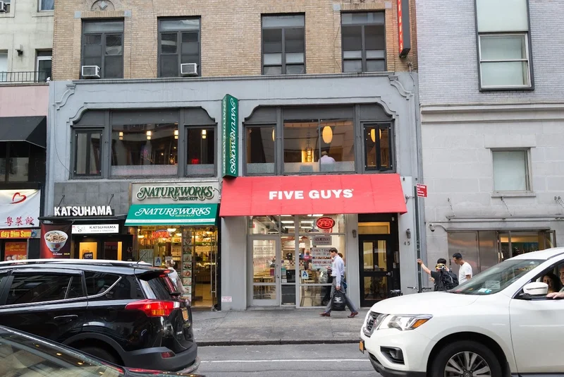 Five Guys - Reviews & Menu - New York City
