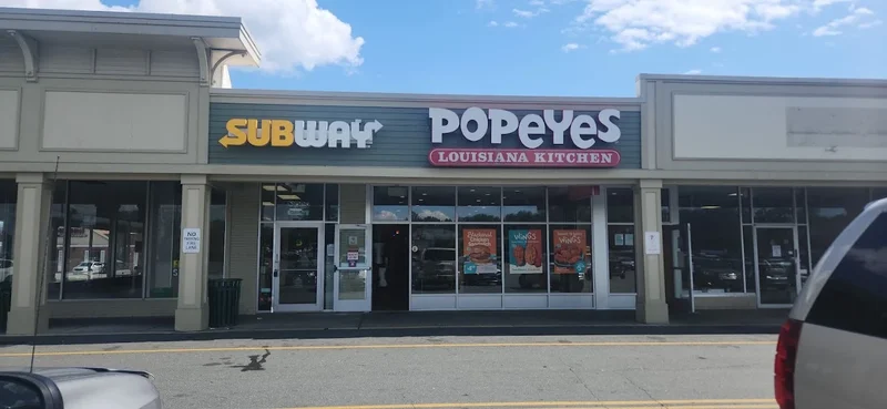 Popeyes Louisiana Kitchen - Reviews & Menu - New York City