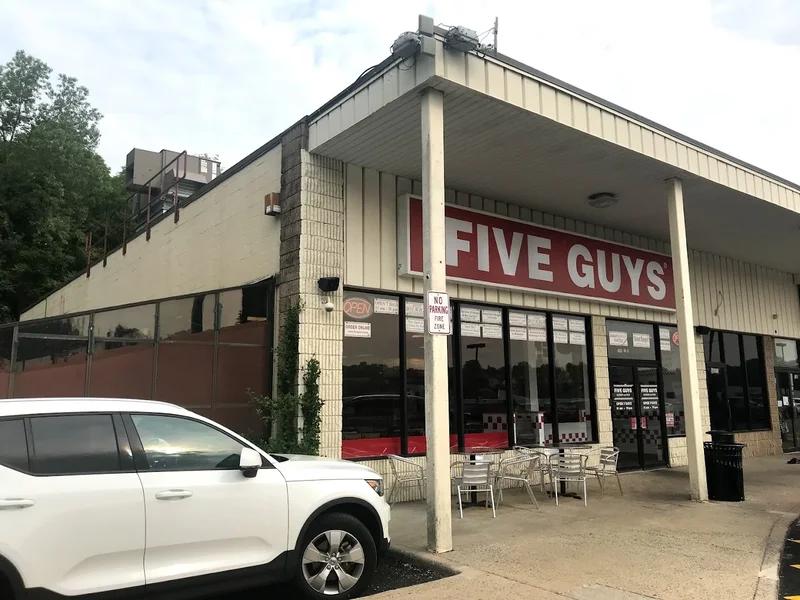 Five Guys - Reviews & Menu - New York City