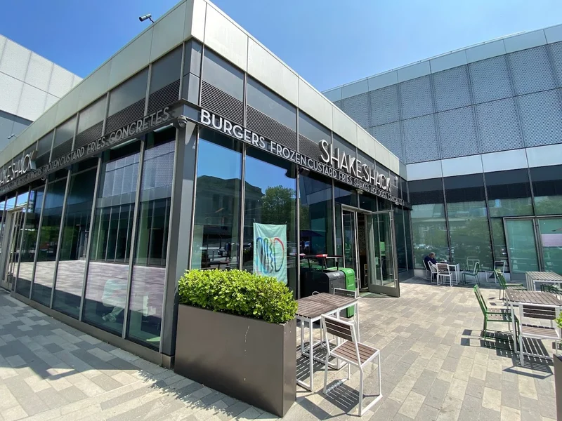 Shake Shack Empire Outlets - Staten Island Ferry - Reviews & Menu - New ...