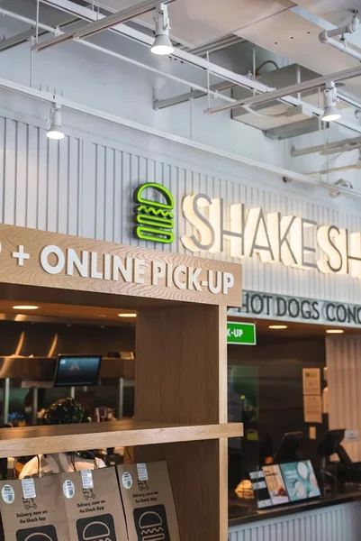 Shake Shack Bryant Park - Reviews & Menu - Theater District NYC